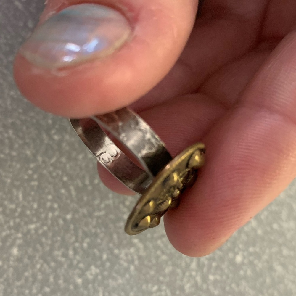 Compass Rose Design Queen Bee Ring Size 8 - Gem